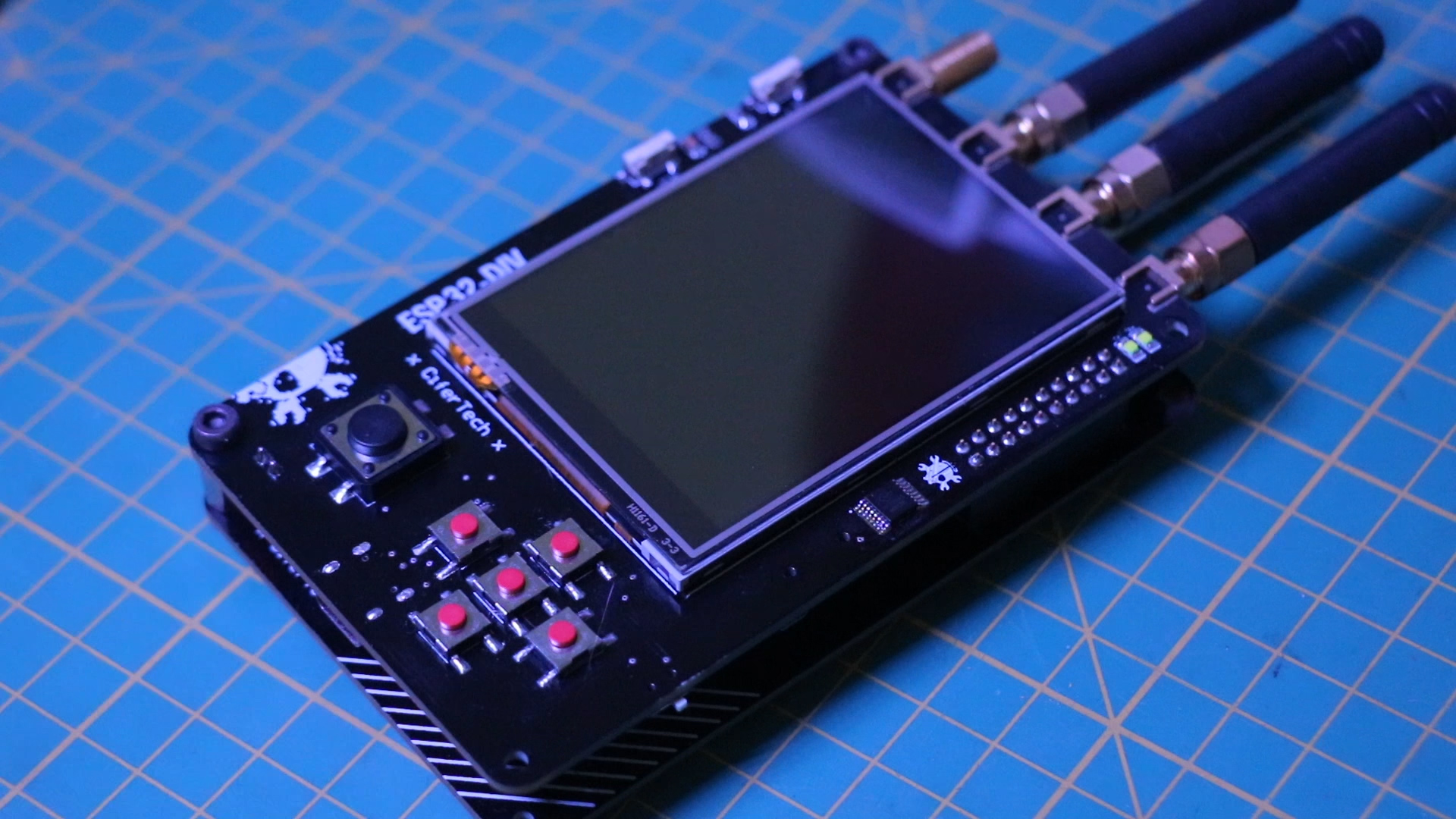 ESP32-DIV: Your Swiss Army Knife for Wireless Networks - CiferTech